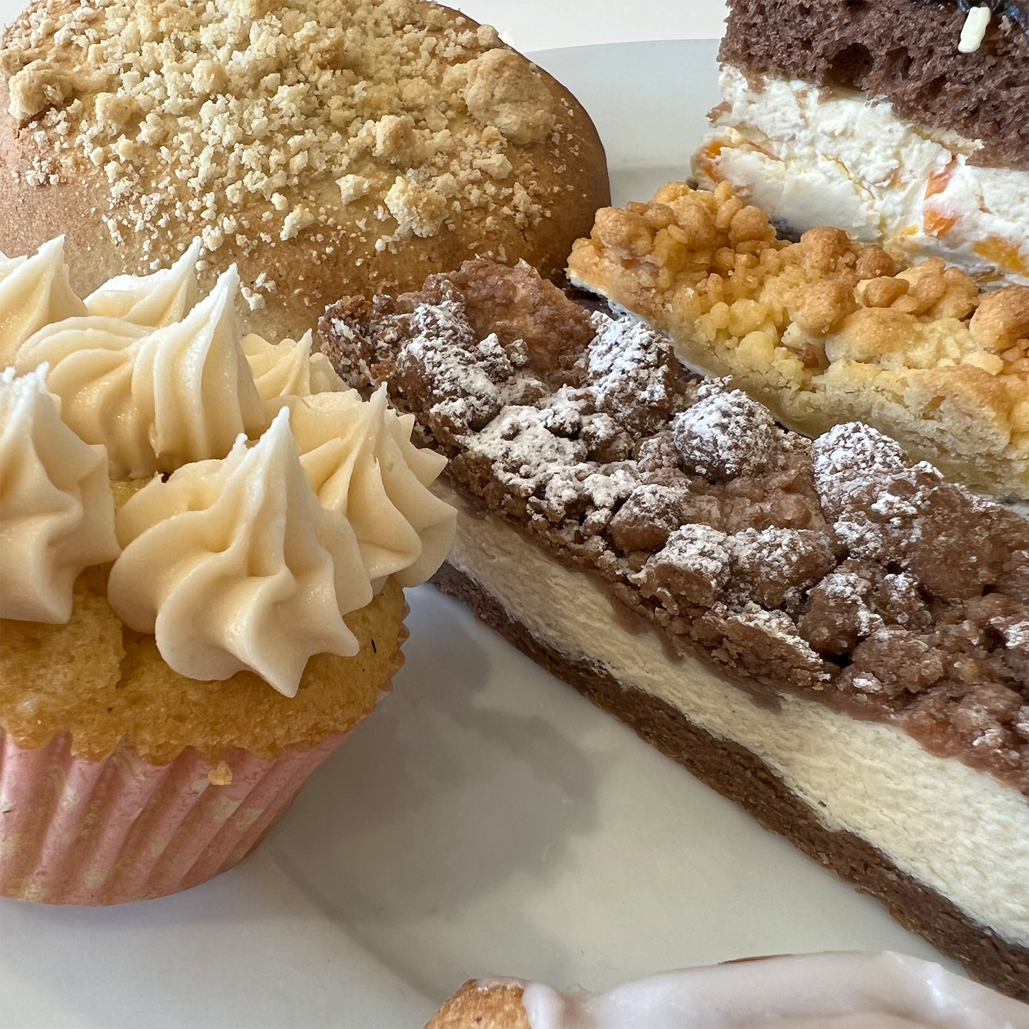 Cake Boxes | Bela's Cakes